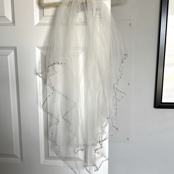 David's Bridal | Accessories | 36 Inch Two Tier Tulle Beaded Trim Veil ...